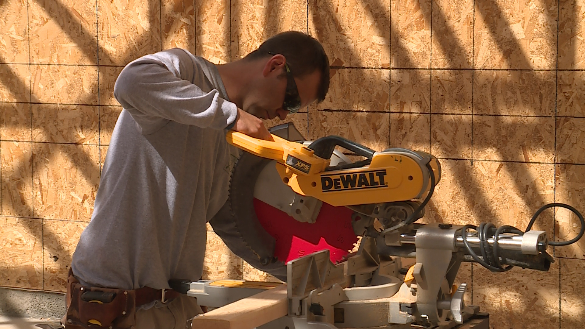 How to avoid home renovation nightmares by choosing the right contractor