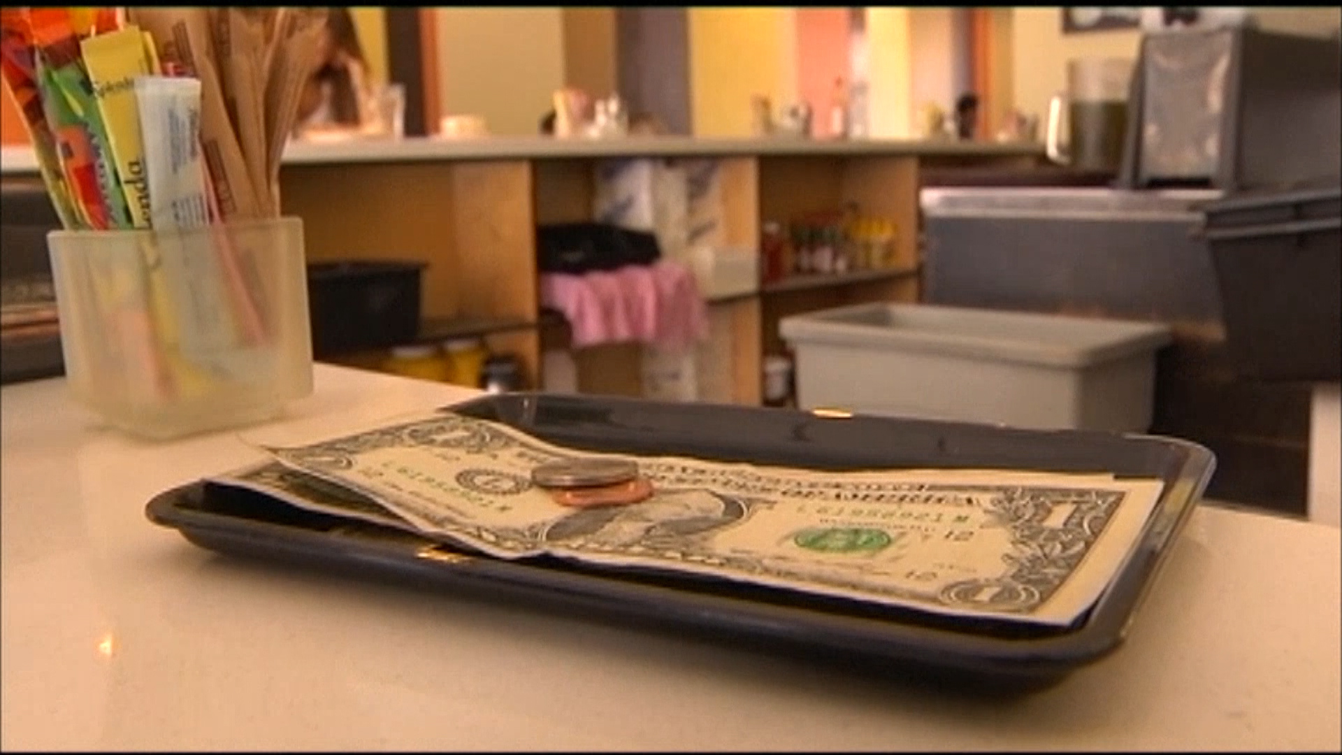 A Guide to Tipping During Your Summer Travel - KSLTV.com