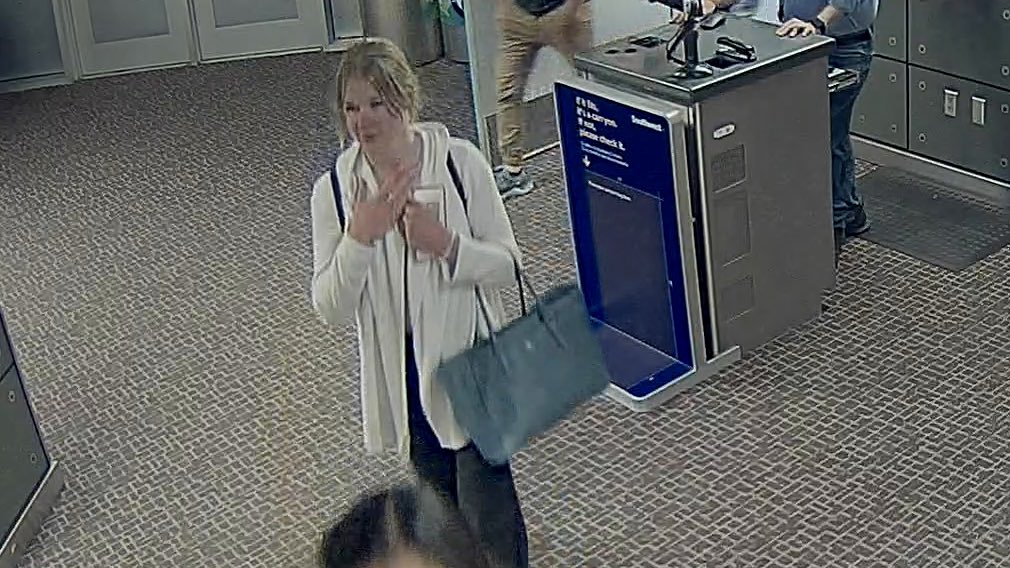 Police Release Last Known Photos of Missing Person Mackenzie Lueck ...