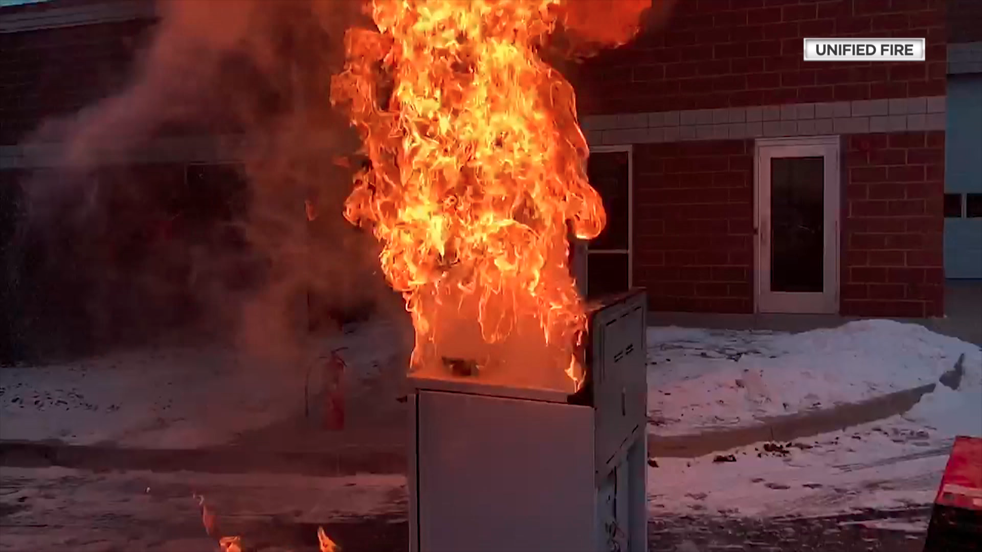 What Happens When You Throw Water On A Grease Fire? - KSLTV.com