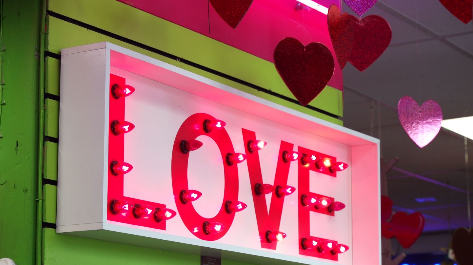 Safe In 60: Online Dating 101 - Safety Steps You Shouldn't Skip