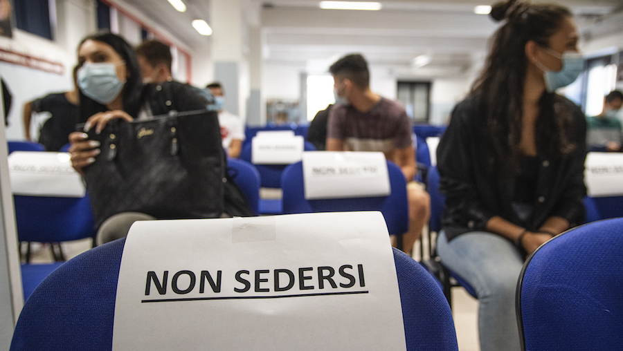 As Virus Surges Anew, Milan Hospitals Under Pressure Again