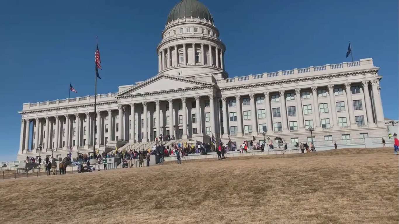 Dozens Attend Pro-Trump Demonstration at Utah Capitol - KSLTV.com