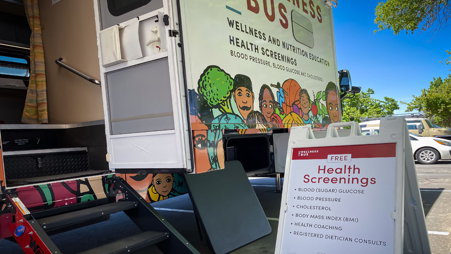 Wellness Bus Delivering Vaccines To Utah Neighborhoods - KSLTV.com