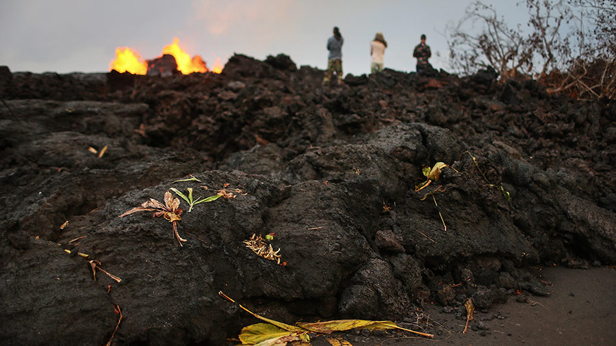 Dozens of earthquakes detected as Hawaii's Mauna Loa, world's largest ...