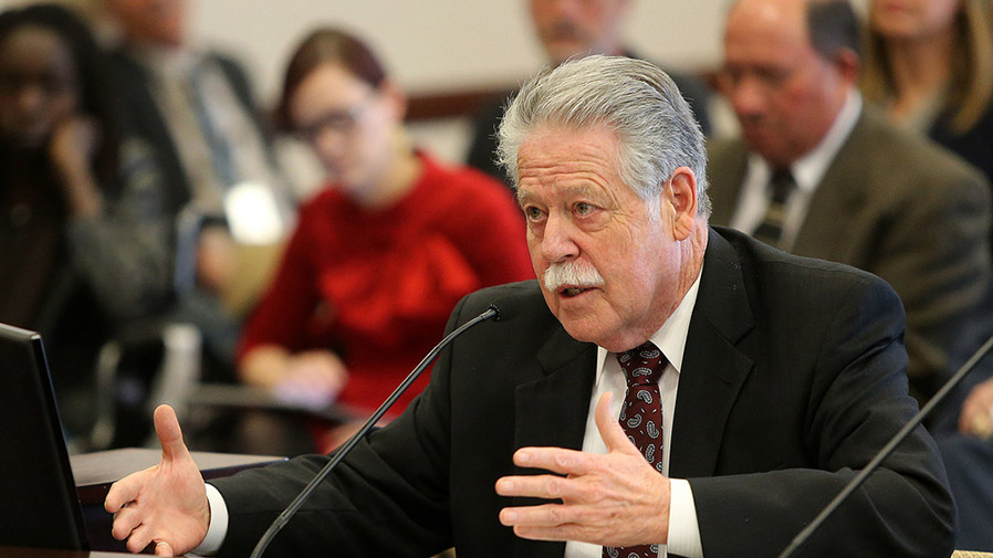 Sen. Davis retires after calls of resignations from Senate and party ...