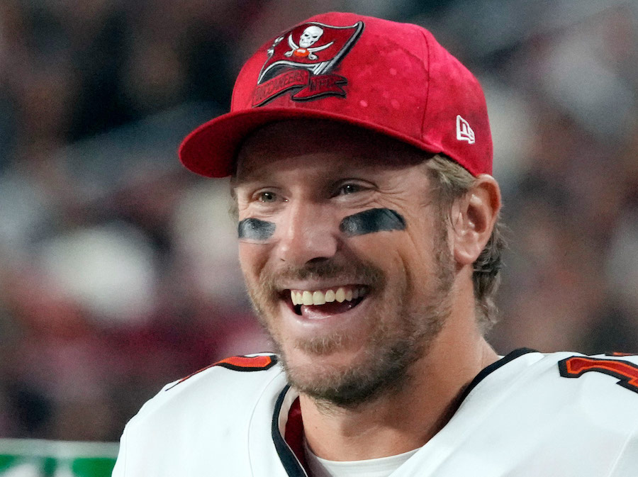 Buccaneers QB Blaine Gabbert helped rescue family from helicopter crash ...