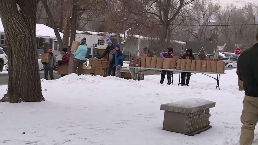 Crossroads Urban Center gives away 650 Christmas dinners