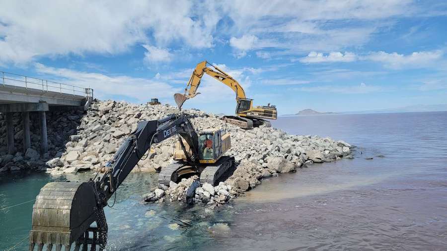 Utah raises Great Salt Lake berm in effort to stop salinity levels from ...