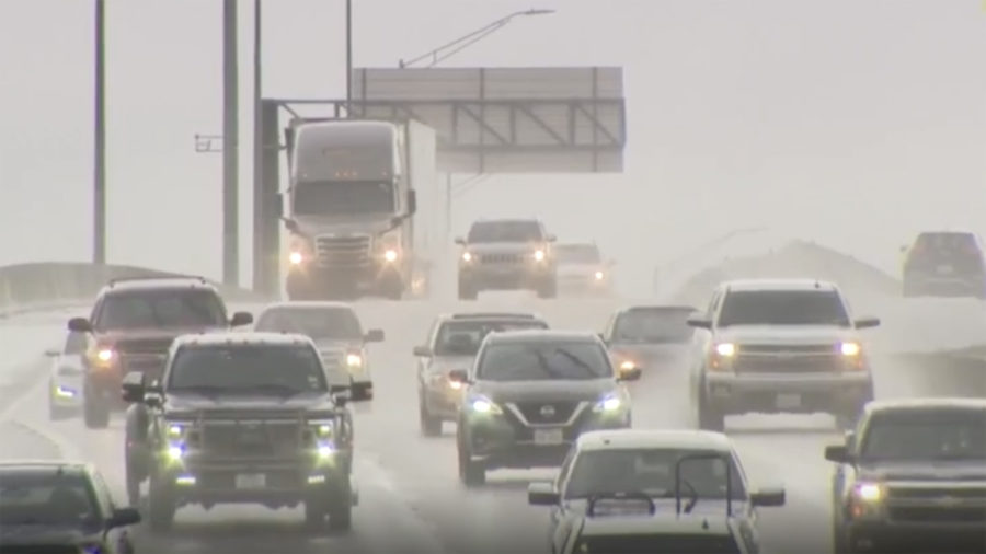 More than 1,000 US flights canceled as winter weather snarls travel