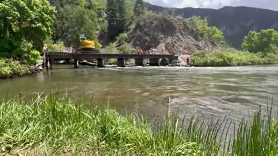 People ignoring signs, recreating in flooded areas up Provo Canyon