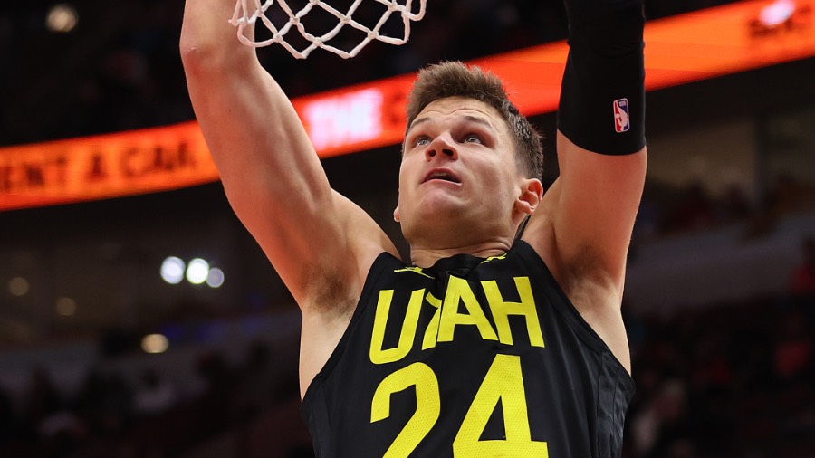 Jazz Center Walker Kessler Dunks On, Blocks Shots By T-Wolves