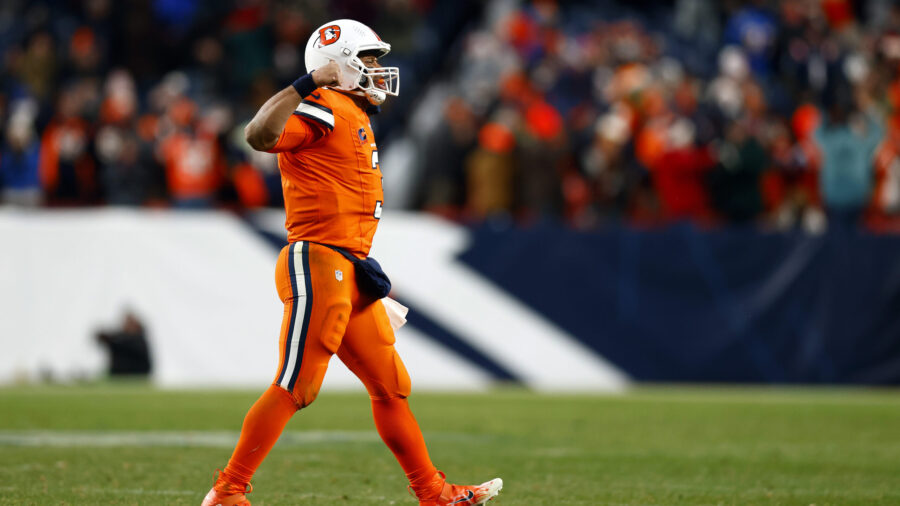Denver Broncos Bench Russell Wilson Following Loss To Patriots - KSLTV.com