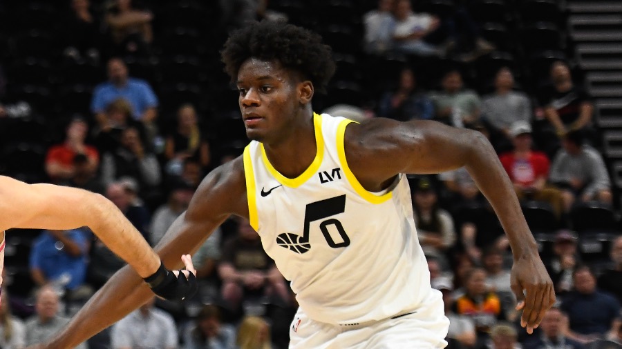 Jazz Forward Taylor Hendricks Drains Pull-Up Three Against Blazers