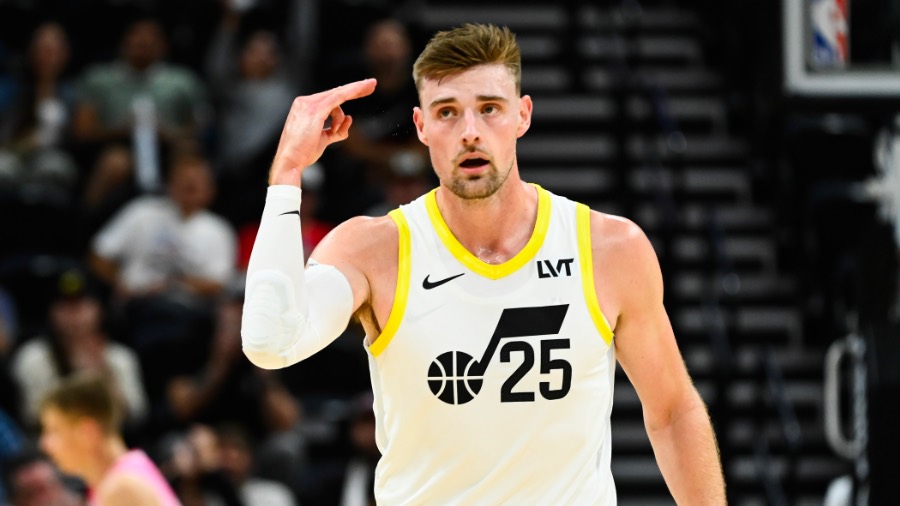 Potter Dunks Alley-Oop From Yurtseven During Jazz-Mavericks Game ...