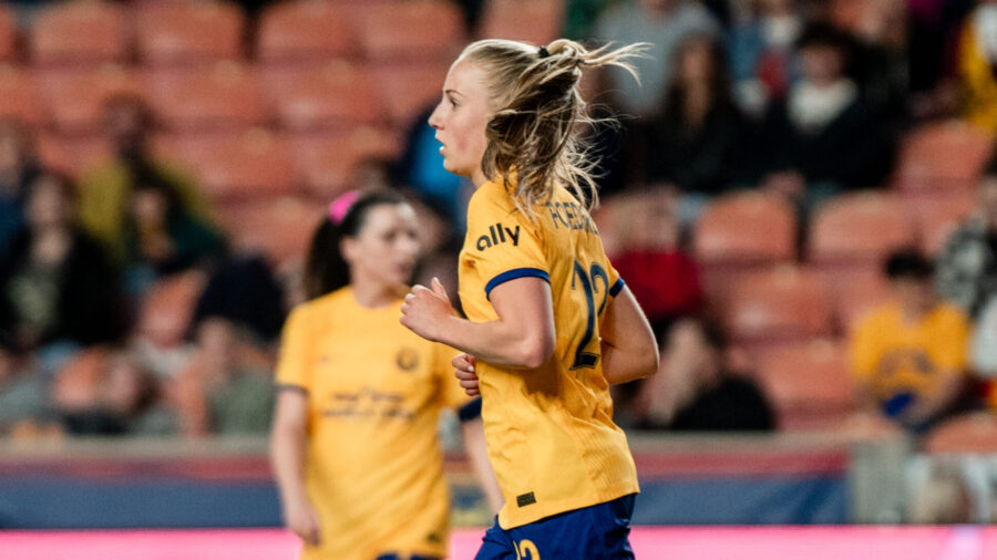 Dana Foederer Scores First NWSL Goal To Drop Angel City Lead To One ...