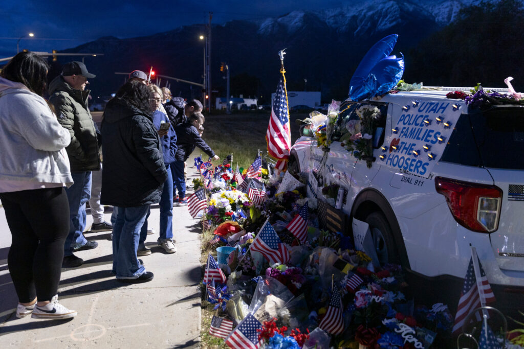 Large crowd gathers in Santaquin for vigil honoring Sgt. Bill Hooser ...