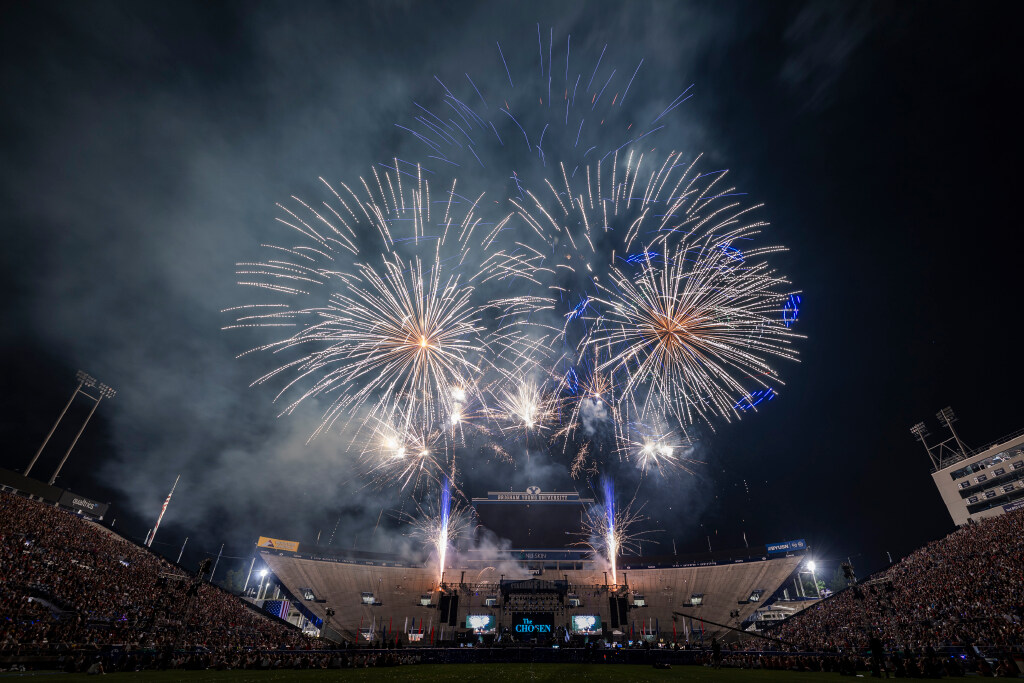 Rascal Flatts to headline Stadium of Fire on July 4