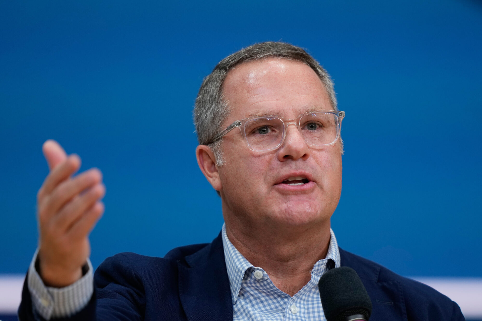 Walmart CEO Doug McMillon to retire in January and US operations chief ...