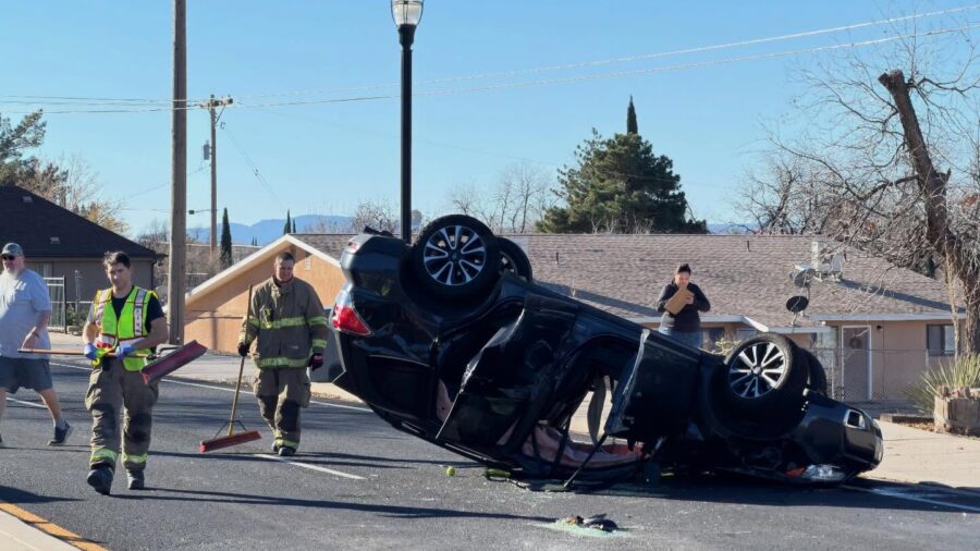 Multi-vehicle crash causes rollover in Hurricane Sunday morning ...