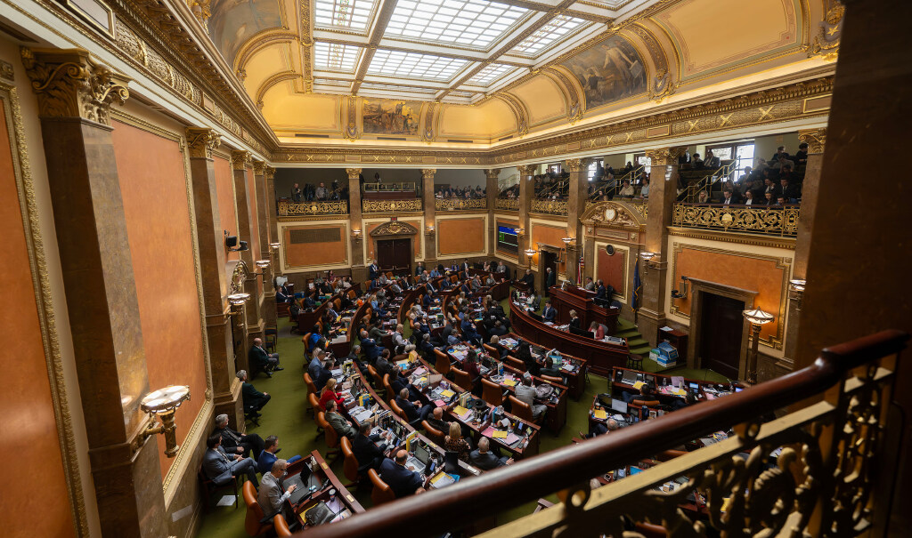 Utah Senate committee passes resolution to impose term limits on US ...