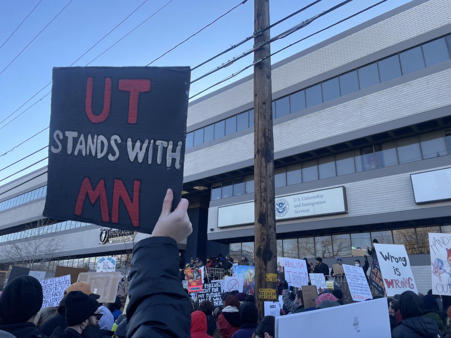 Thousands gather in downtown SLC to protest ICE after shooting death of ...